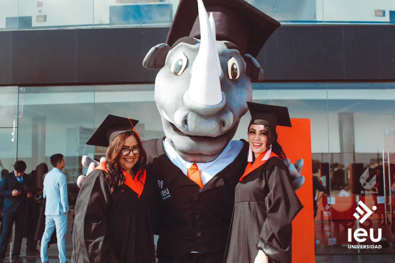 Universidad IEU celebra a más de 700 graduados - Universidad IEU