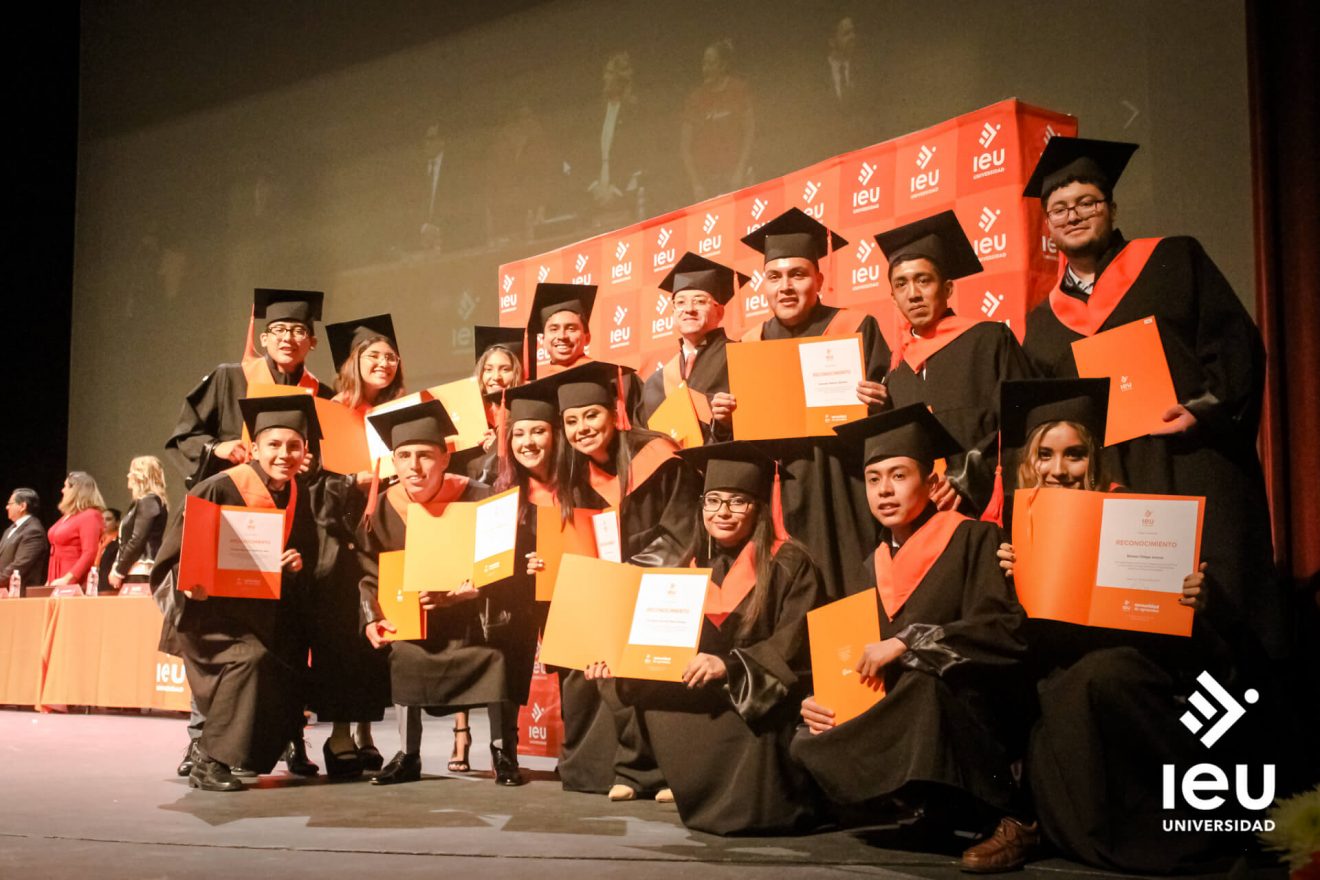 Universidad IEU celebra a más de 700 graduados - Universidad IEU
